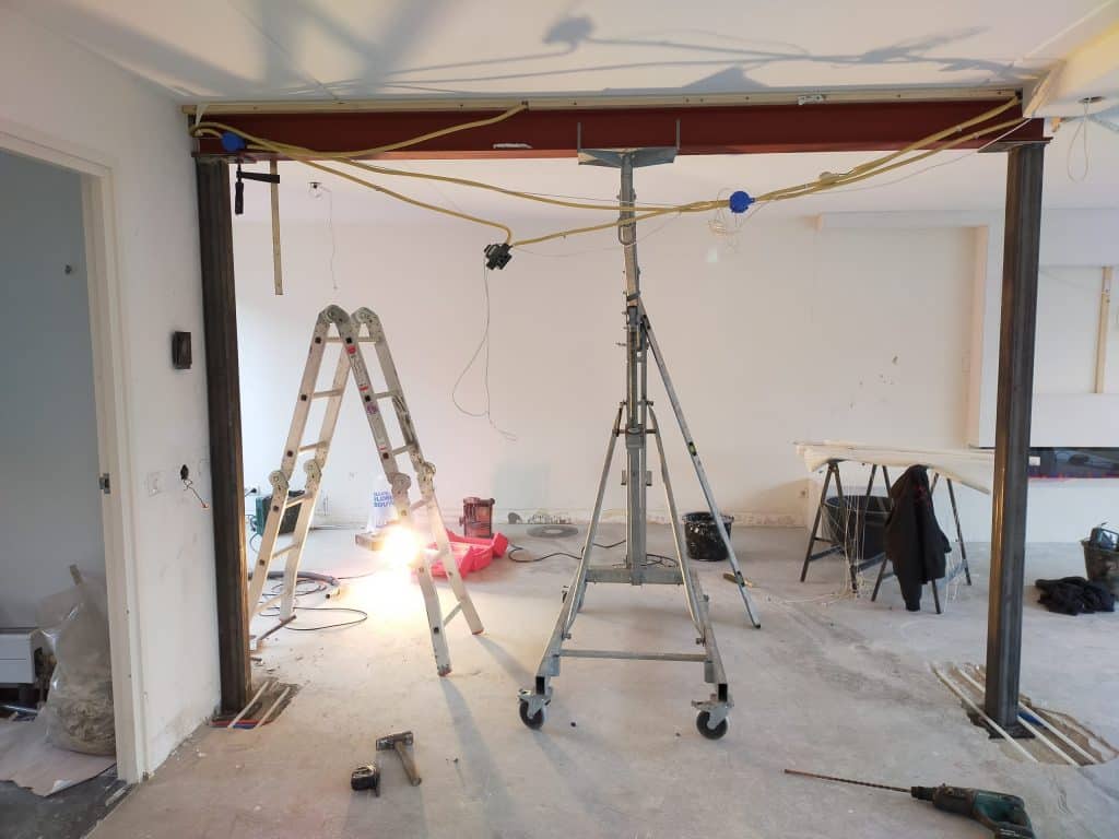 Stalen balk plaatsen | De Kruif Sloopwerken